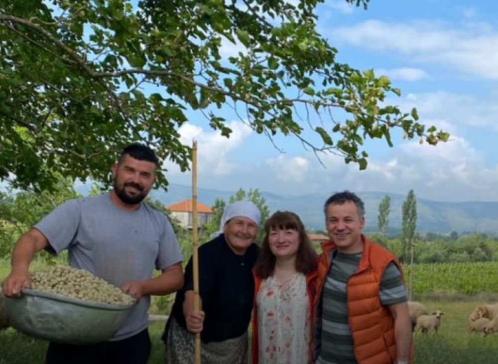 Nga kamerier në Mykonos, në mikpritës turistësh në Fishtë - Gazeta Express