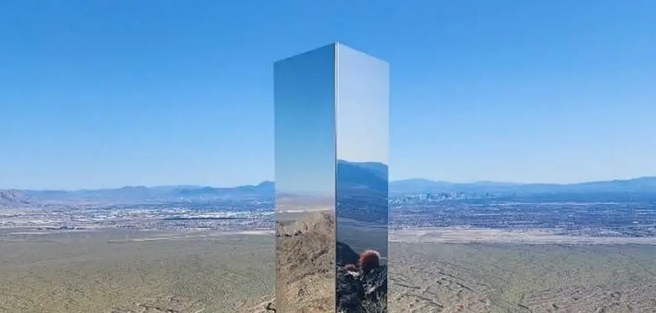 A e ngritën alienët monolitin pranë Las Vegasit? - Gazeta Express