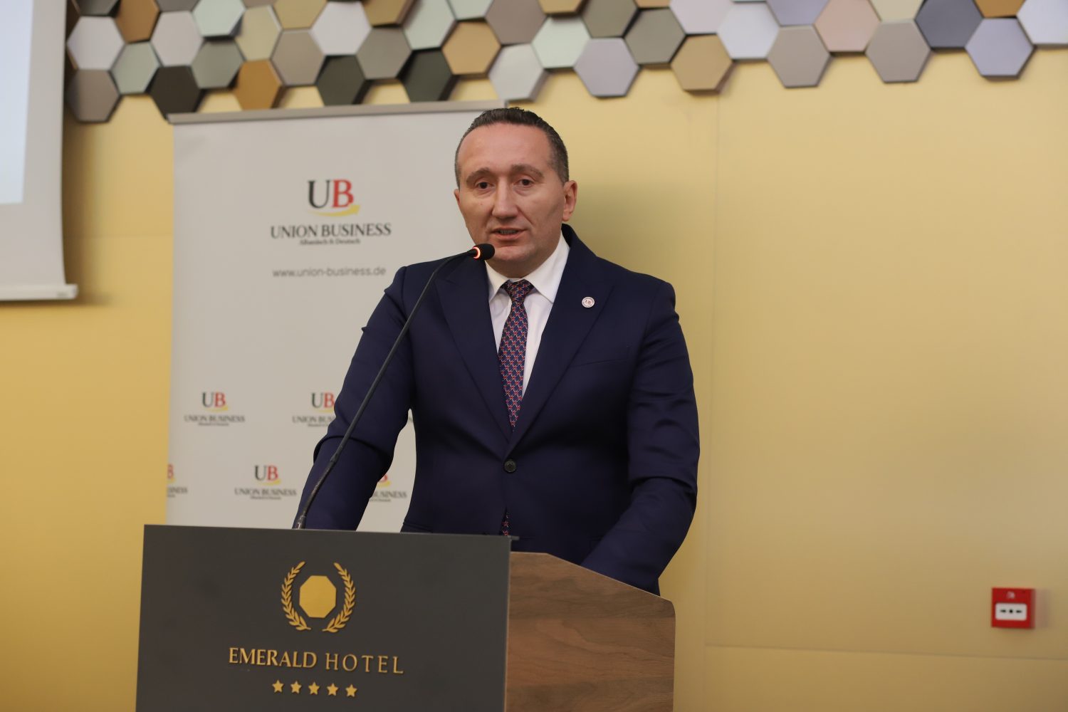 Biznesmeni Shkëlzen Jusaj zgjedhet kryetar i Unionit të Bizneseve ...