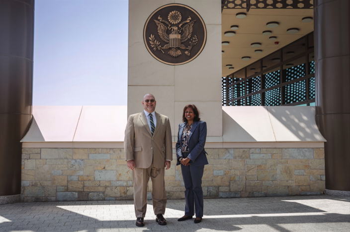 Hovenier e prezanton Zëvendës Shefen e re të Misionit në Ambasadë ...