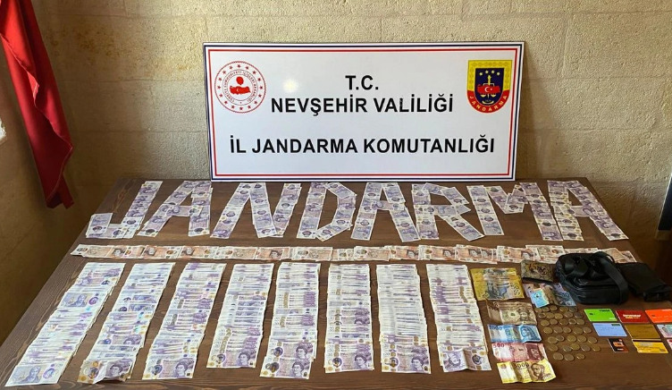 Çiftit shqiptar i vidhet çanta me para gjatë pushimeve në Turqi ... Çiftit shqiptar i vidhet çanta me para gjatë pushimeve në Turqi ...