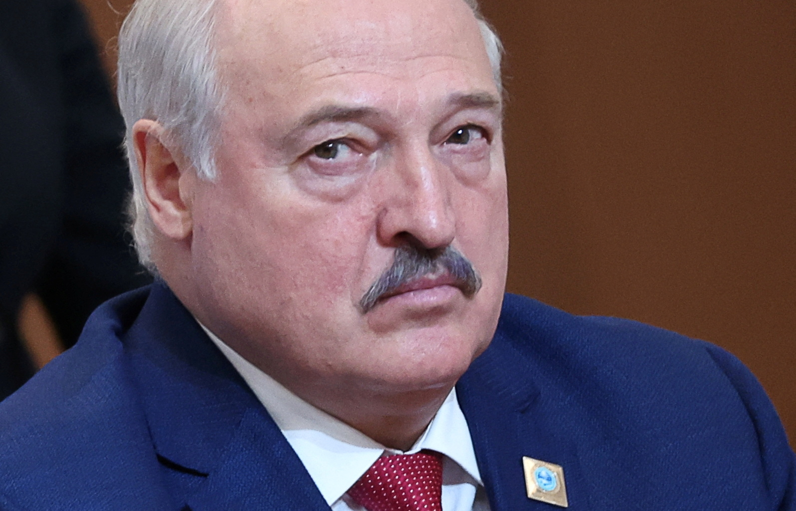Lukashenka fiton mandatin e shtatë në Bjellorusi, BE-ja i cilëson ... Lukashenka fiton mandatin e shtatë në Bjellorusi, BE-ja i cilëson ...