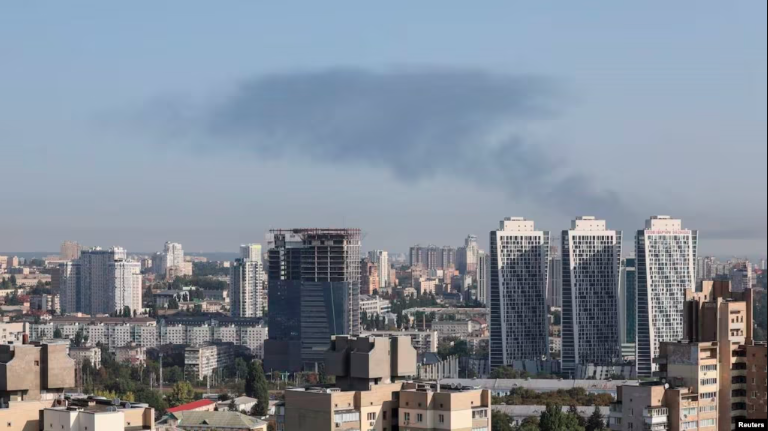 Rusia sulmon Kievin me breshëri dronësh e raketash mes fillimit të ... Rusia sulmon Kievin me breshëri dronësh e raketash mes fillimit të ...