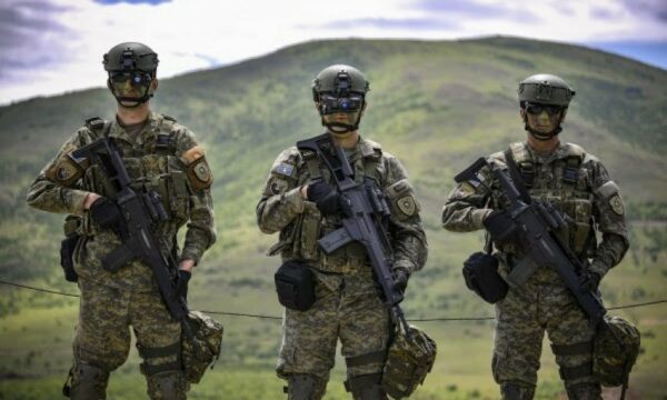Ministria e Mbrojtjes e Mbretërisë së Bashkuar: Ushtria e Kosovës një ... Ministria e Mbrojtjes e Mbretërisë së Bashkuar: Ushtria e Kosovës një ...