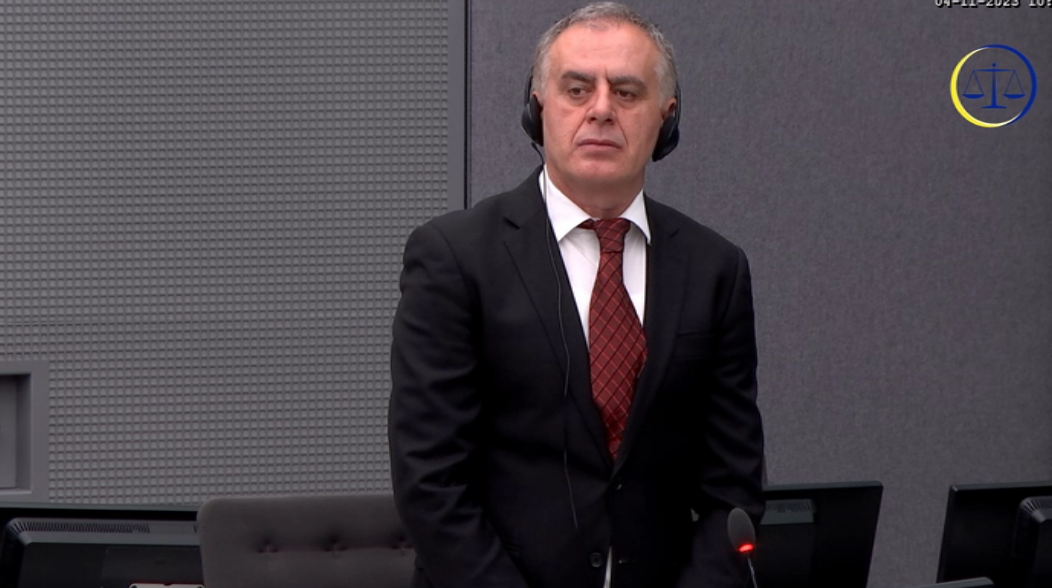 Specialja refuzon kërkesën e mbrojtjes që Isni Kilajt t'i lejohet ... Specialja refuzon kërkesën e mbrojtjes që Isni Kilajt t'i lejohet ...