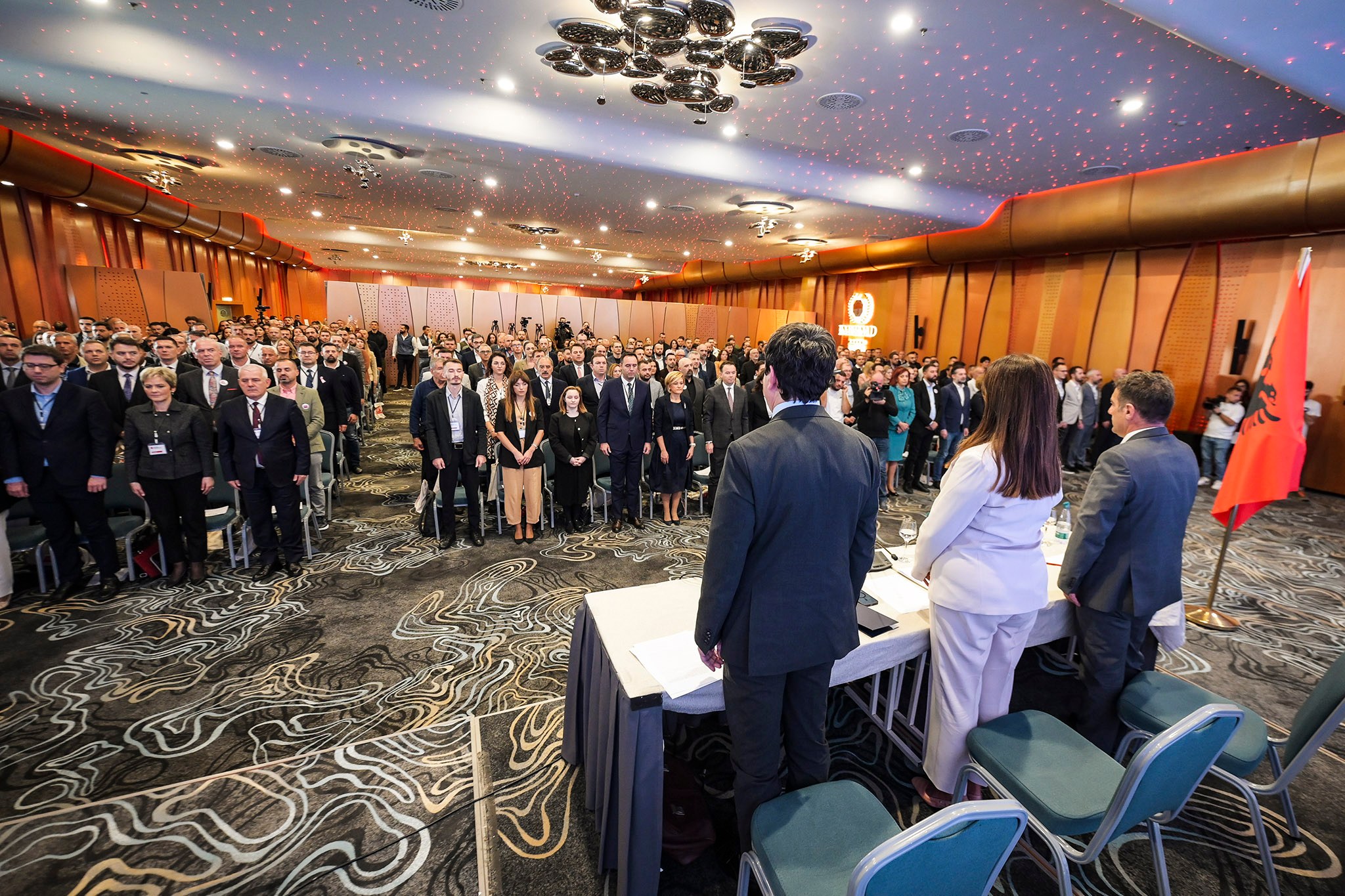 Stërvitja e parë dyditore e LVV-së para fushatës, Kurti i nxit ...