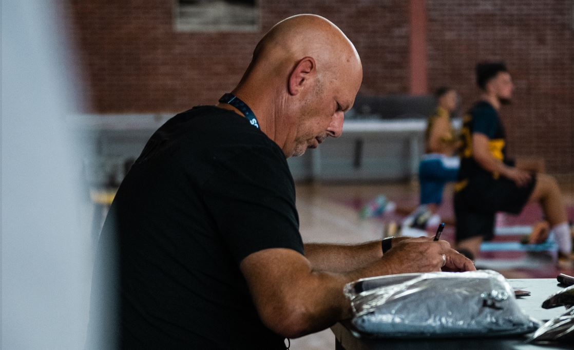 Trajneri Hadar e zbulon për “Express” arsyen e largimit nga Peja ...