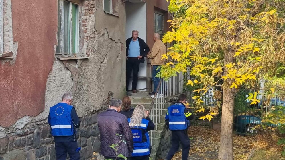 Sveçla e Krasniqi vizitojnë komunën paralele serbe të Skenderajt në ... Sveçla e Krasniqi vizitojnë komunën paralele serbe të Skenderajt në ...