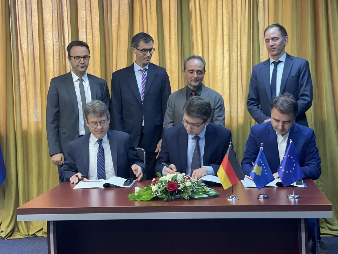 Firmoset marrëveshja – 12.6 milionë euro për menaxhimin e mbeturinave ...