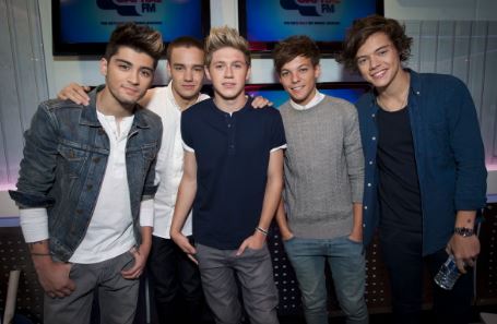 One Direction bën homazhe pasi ‘vëllai’ i tyre vdiq tragjikisht ...