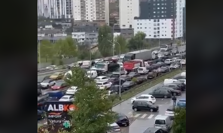 Aksidenti Në Veternik Bllokohet Trafiku Në Prishtinë Gazeta Express