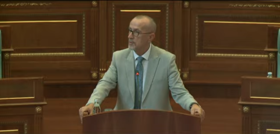 Haxhiu: Kurti ka pasë dëshirë me e imitu Zelenskyn, në paqe s'po arrin ...