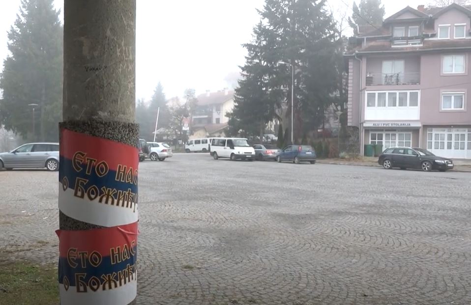 Provokim i ri: Veriu i Kosovës mbushet me posterë me flamuj e ...