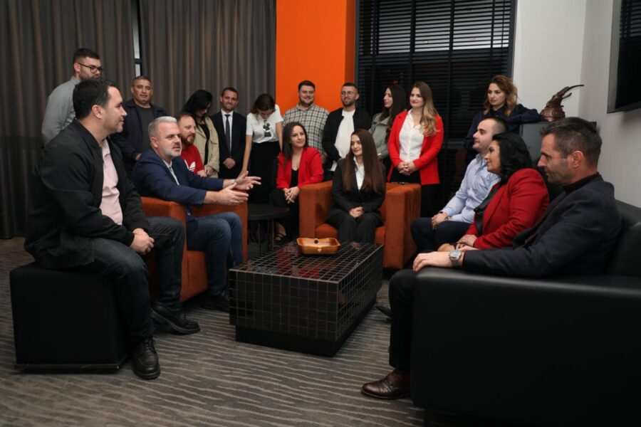 Visar Azemi njofton se LDK-së i bashkohen dy arkitektë: Kontribuuan në ...