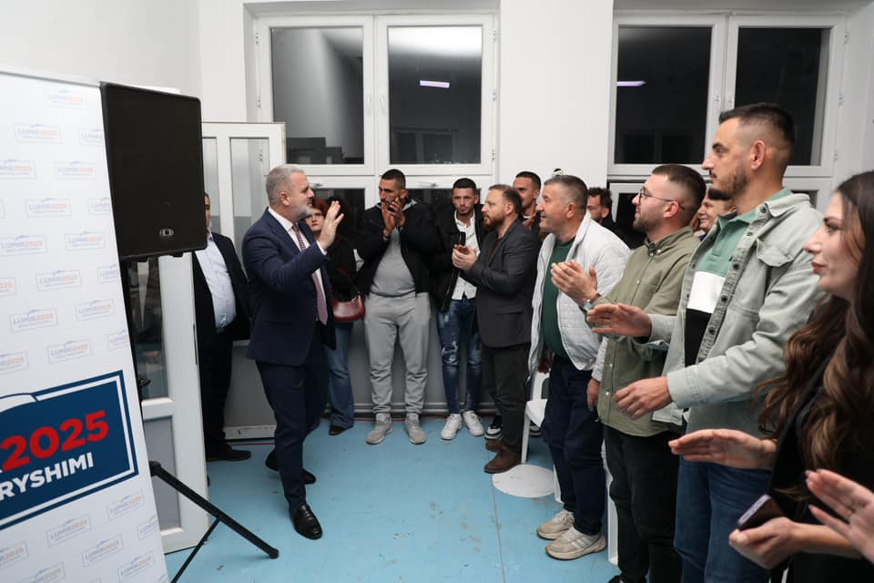 Visar Azemi vazhdon prezantimin e “Rrugës së Re” para nëndegëve të LDK ...