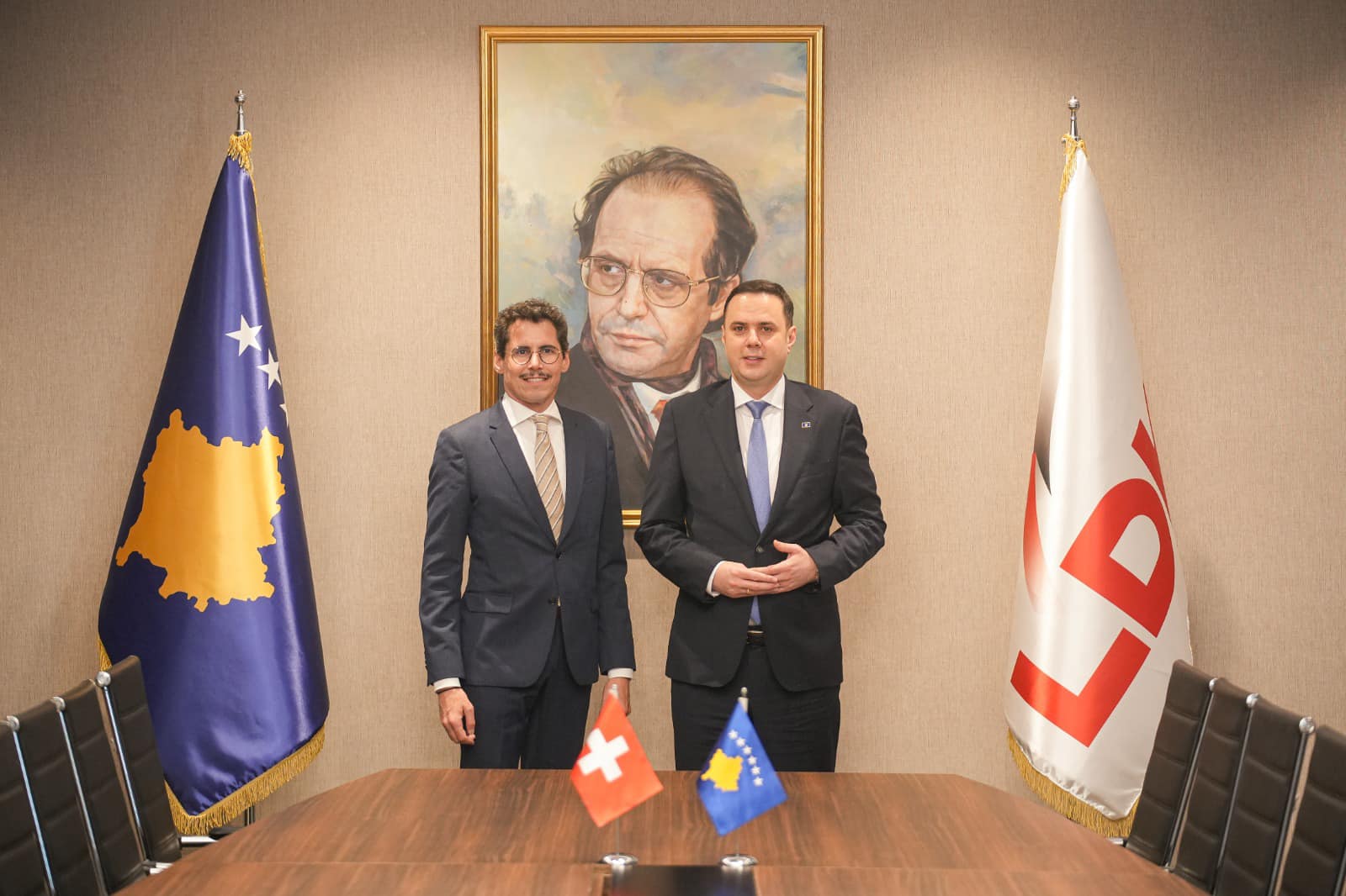 Abdixhiku e pret në selinë e LDK'së ambasadorin zviceran: Thirrja jonë ...