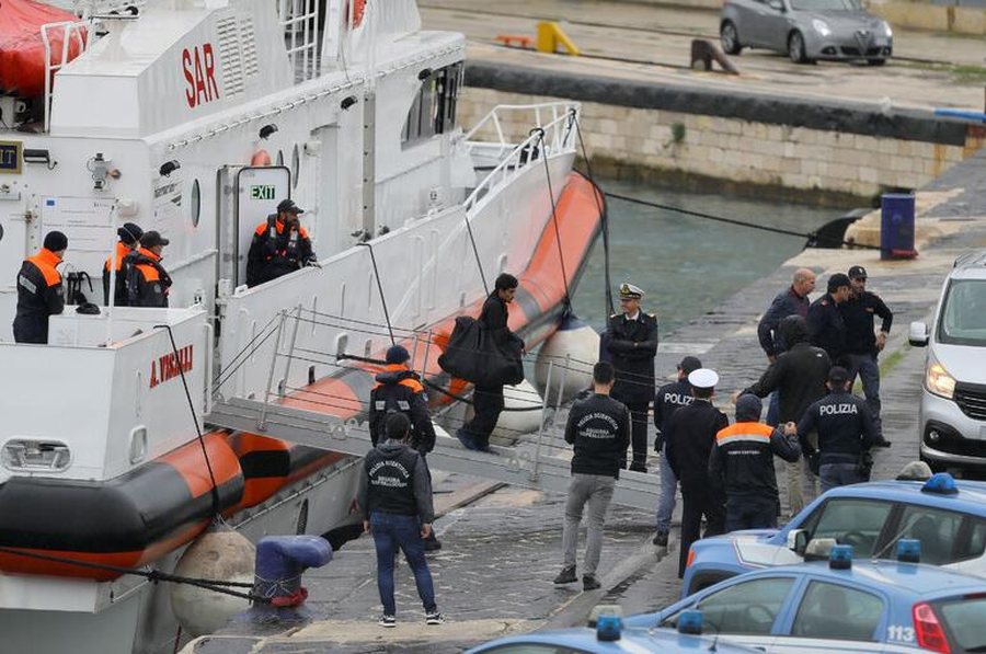 Nga e hëna rinis operacioni, anija Libra do të transportojë në Shqipëri ...
