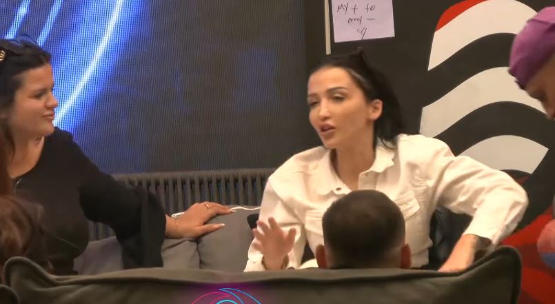 Xheneta: Nuk jam unë, janë hormonet e mia - Gazeta Express