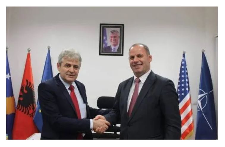 Ramiz Lladrovci: Vëlla Ali, fali se s’po dinë çka po bëjnë - Gazeta Express