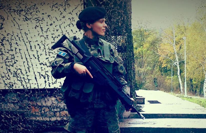 Majorja Manushaqe Nura largohet nga ushtria: FSK-ja do të mbetet ...