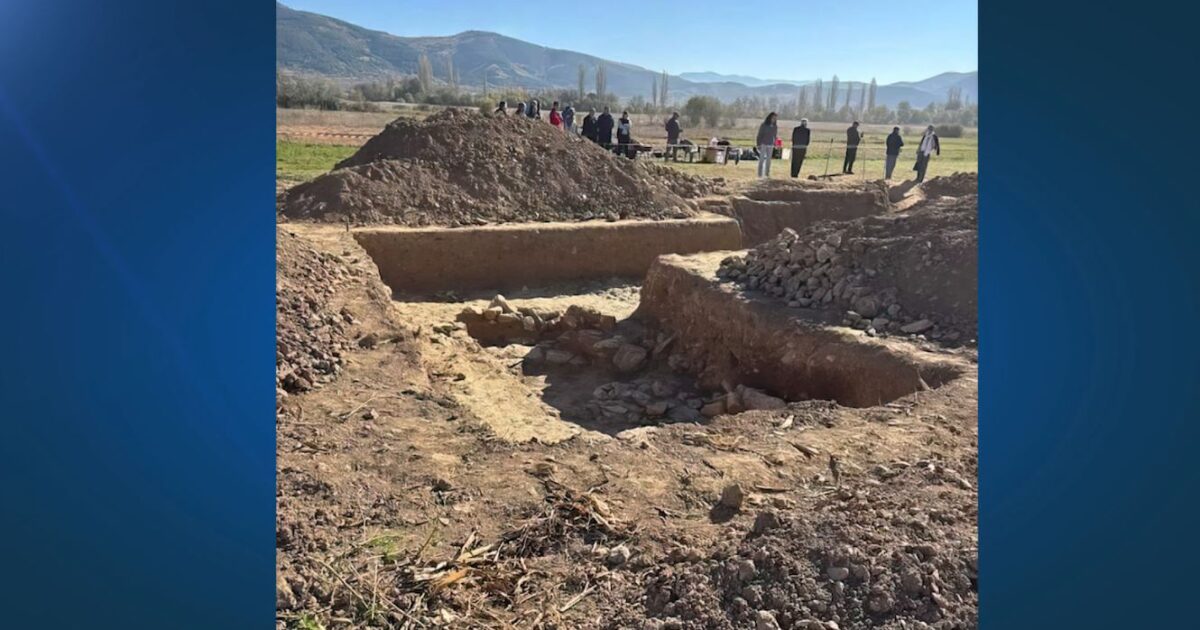 Zbulimi i rrallë në RMV, arkeologët zbulojnë vendbanimin më të vjetër ... Zbulimi i rrallë në RMV, arkeologët zbulojnë vendbanimin më të vjetër ...