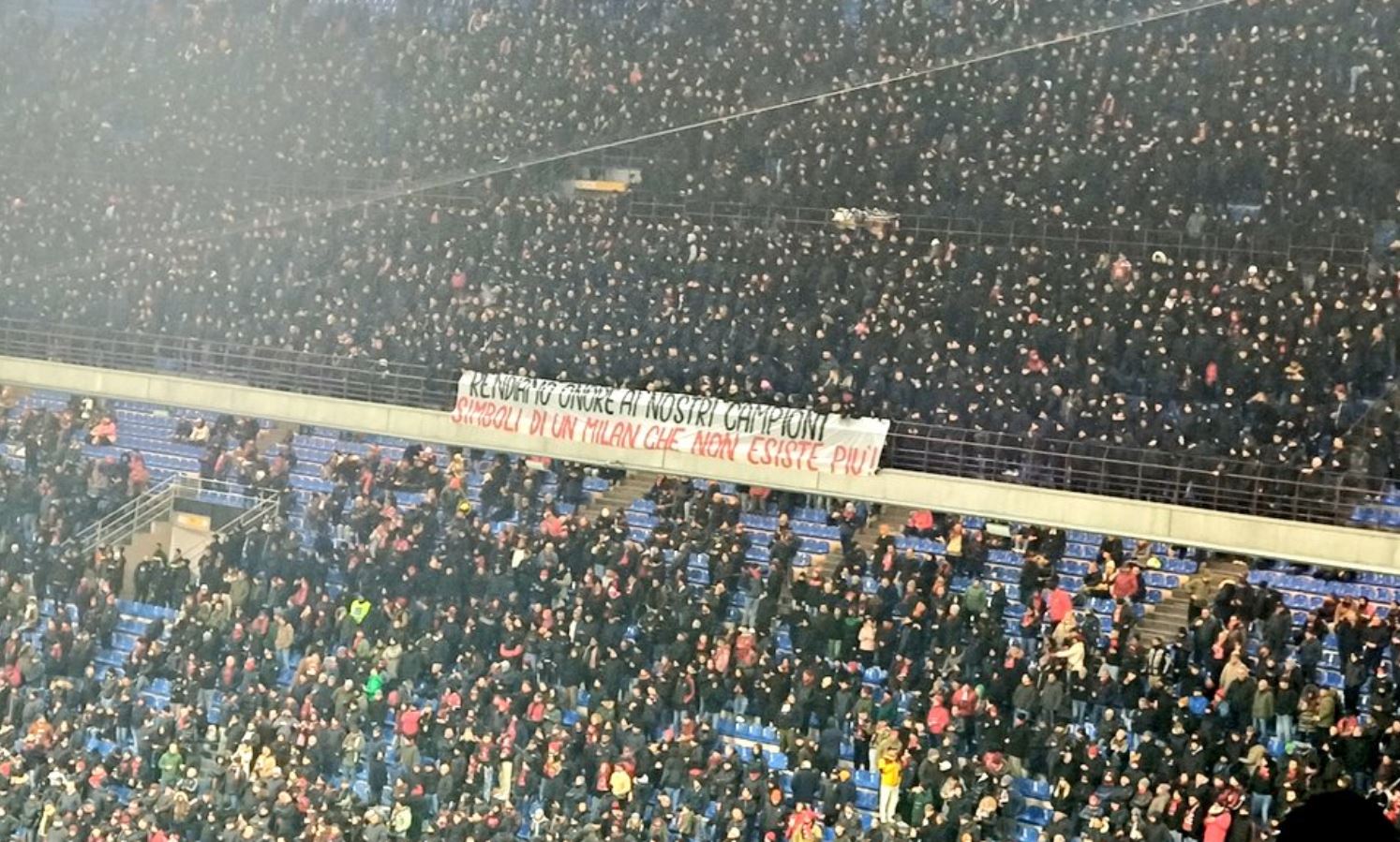 Milani e prishi festën e 125 vjetorit, vërshëllima e mesazhe të ...