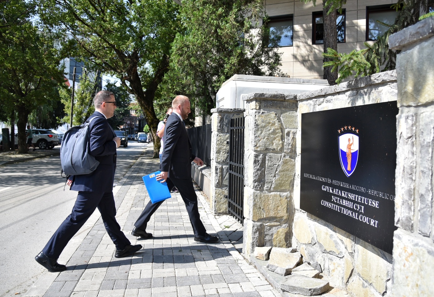 Paralajmërimi se do ta kontestojnë miratimin e 20 ligjeve, Abelard ...