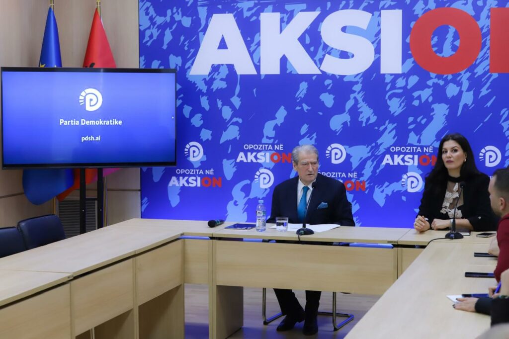 Sali Berisha: Dosjen ndaj Veliajt në SPAK e ka përgatitur Rama, ai është denoncuesi 'anonim ...