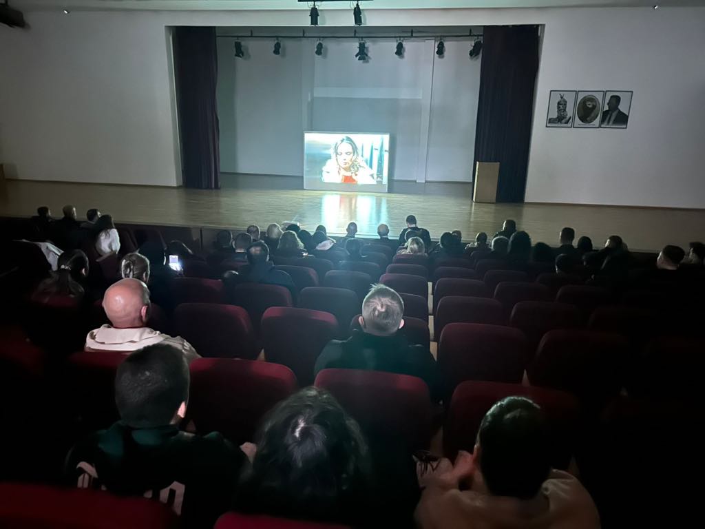 Jepet premier filmi i Alban Makollit, “Will You Marry Me” - Gazeta Express