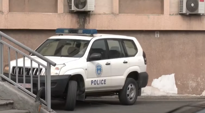 Kontratë 300 mijë euroshe, por disa vetura të Policisë ende me goma të ...