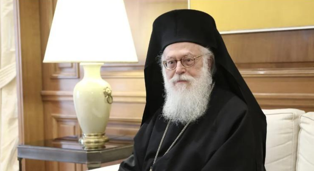 Kryepeshkopi i Shqipërisë Anastas Janullatos futet në intubim - Gazeta ...