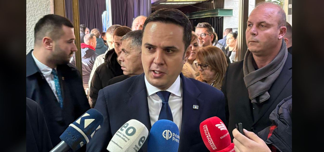 Sulmet e Kurtit ndaj LDK’së, Abdixhiku i përgjigjet: E ftoj në ballafaqim publik, nuk zhytemi në ...