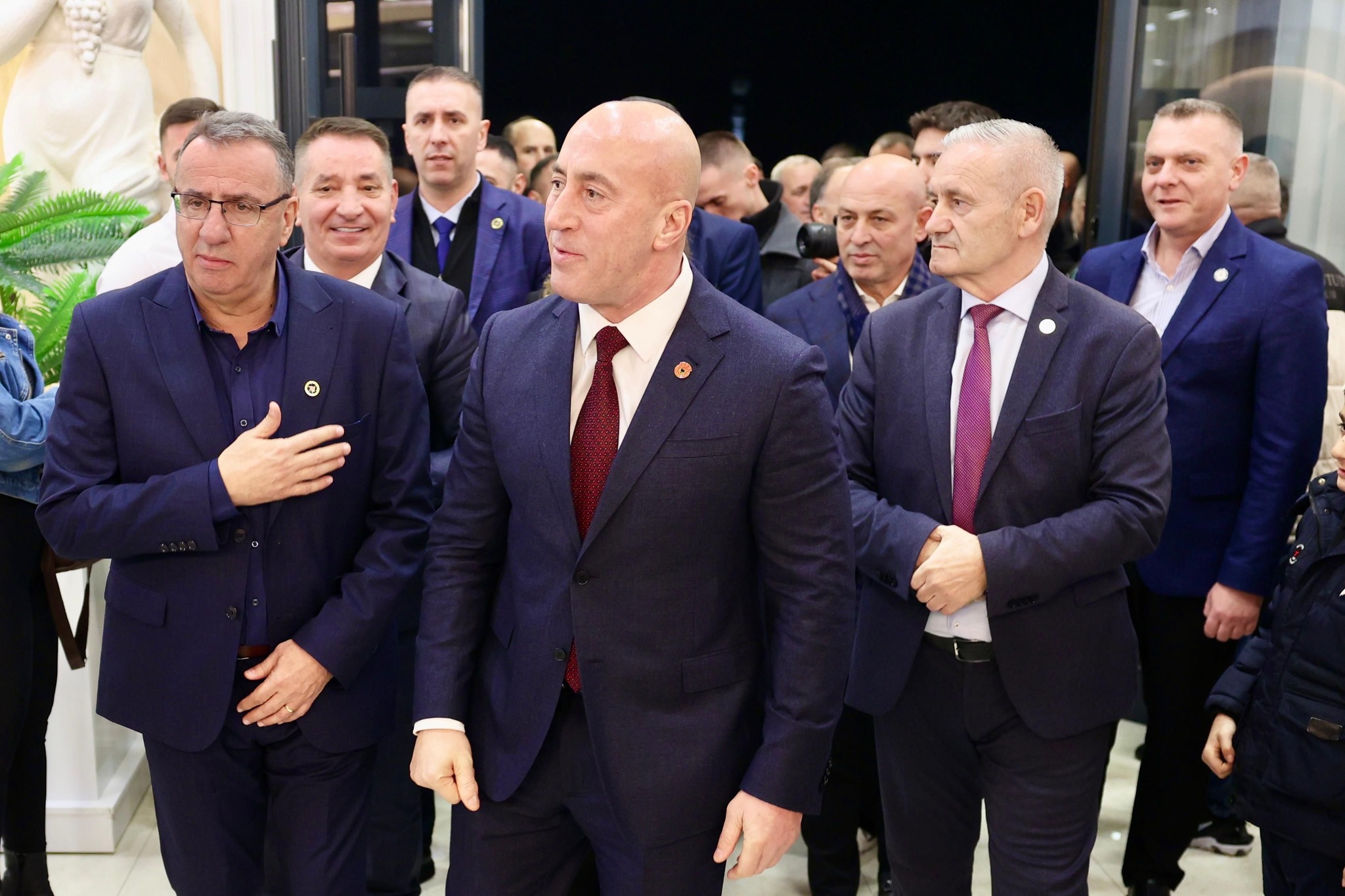 Ramush Haradinaj në Lug të Drinit - Mbështetje masive për Kosovën Fituese - Gazeta Express