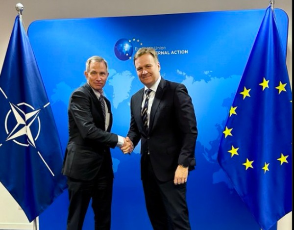 Emisari Sorensen takon ndihmësin e Sekretarit të NATO's, pajtohen që të ...