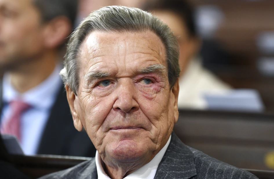 Ish-kancelari gjerman Gerhard Schroeder shtrohet në spital - Gazeta Express Ish-kancelari gjerman Gerhard Schroeder shtrohet në spital - Gazeta Express