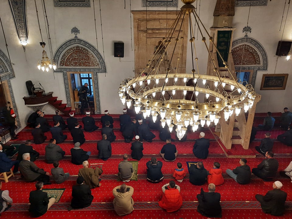 Besimtarët muslimanë sot festojnë Fitër Bajramin - Gazeta Express