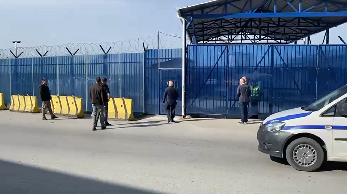 Hashim Thaçi e kaloi natën në hapësirat e EULEX'it në Fushë Kosovë ...