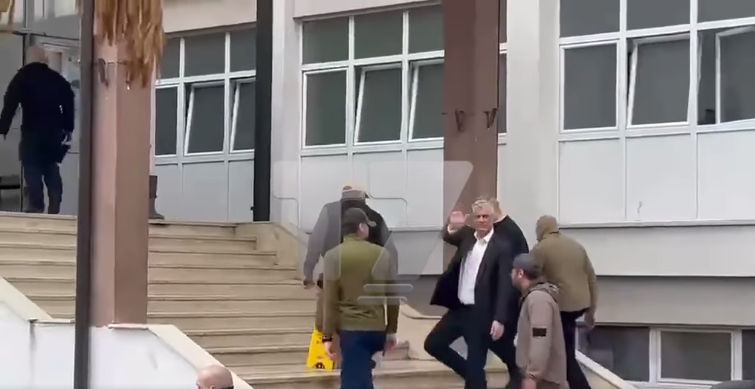 Hashim Thaçi në Kosovë, Haga jep detaje rreth vendimit për ta liruar ...