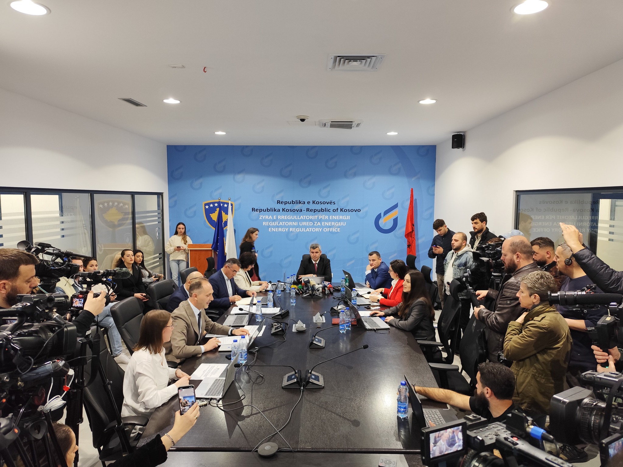 ZRRE bën një njoftim për tarifat e reja e "ndikimin te konsumatorët në ...