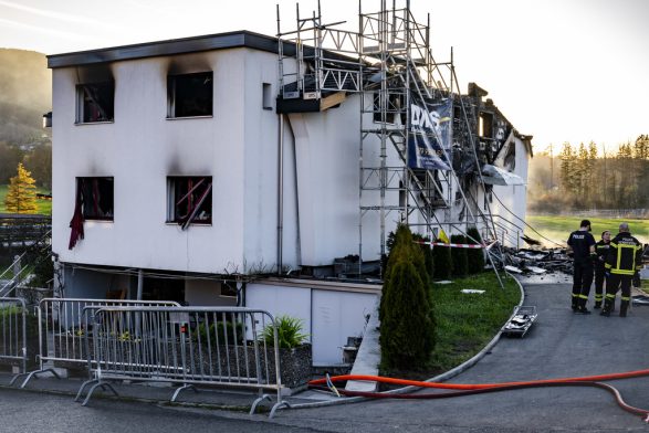 Vrasjet e grave shqiptare në Zvicër: Për kë po bien kambanat? - Gazeta ... Vrasjet e grave shqiptare në Zvicër: Për kë po bien kambanat? - Gazeta ...