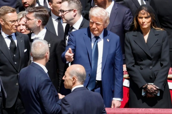 Trumpin e pyesin kë e preferon si Papë të ardhshëm, përgjigjet me humor ...