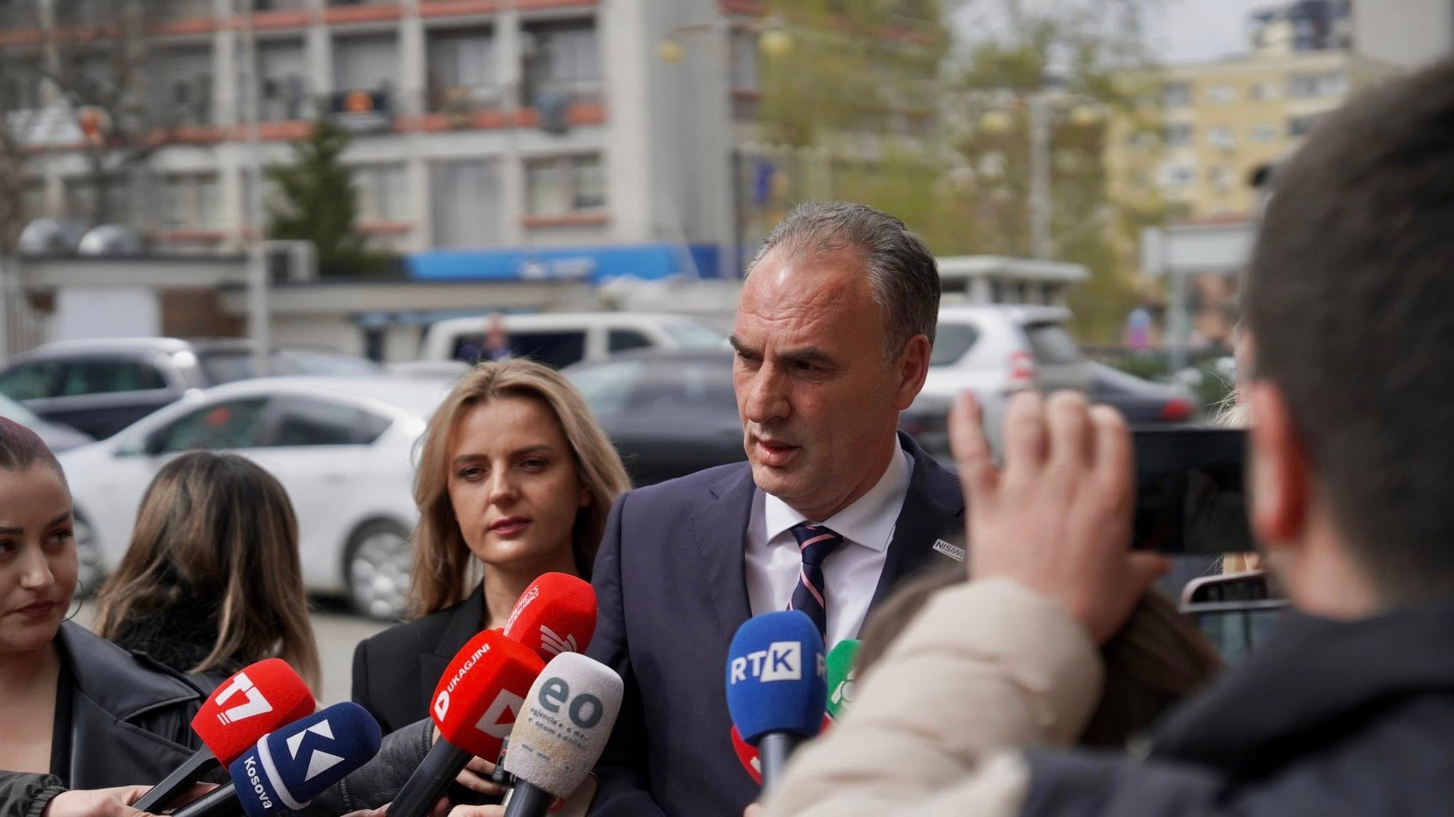 Limaj s'i frikësohet zgjedhjeve: Në çdo drejtim jemi këtu për të dhënë ...