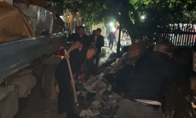 Ganiu ia çoi mbeturinat para derës së komunës Arsovskës – Ja çka ndodhi ...