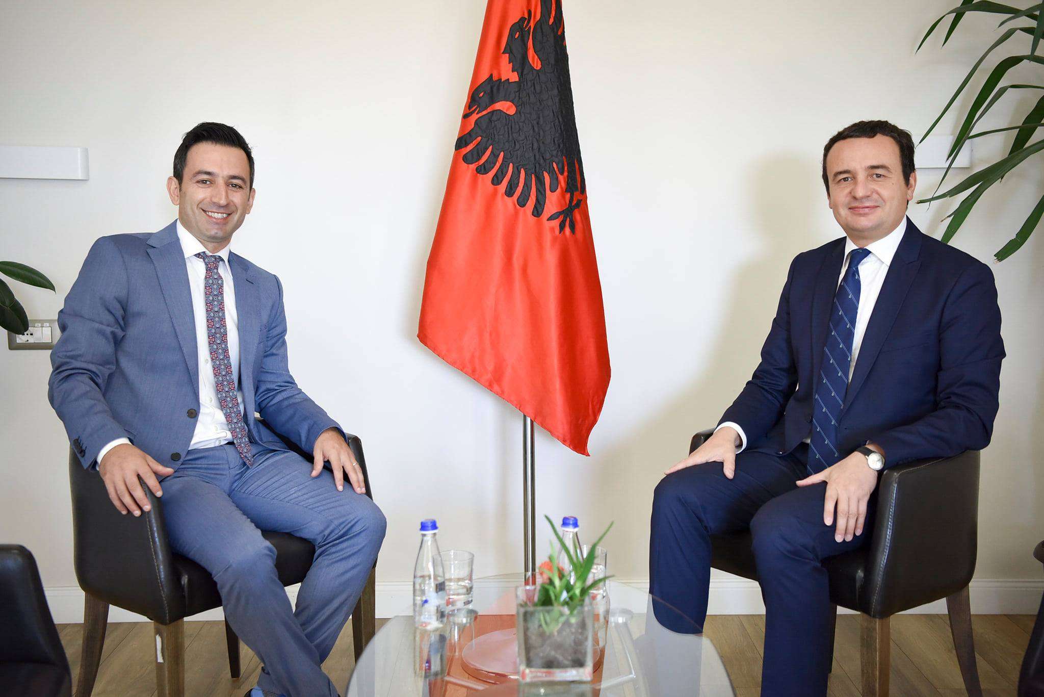 Dimal Basha sulmon Szalain e Repoterëve pa Kufij pasi foli për media ...