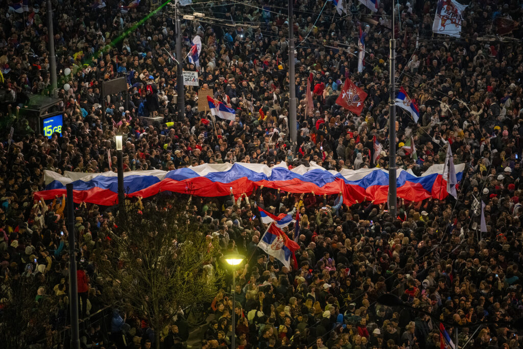 Moska ndez tensionet në Serbi: SVR akuzon BE-në për protesta, përhap ...