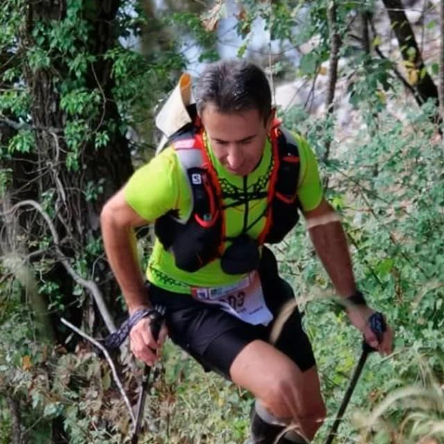 U sulmua nga një ari dhe ra në një përrua, vdes alpinisti grek - Gazeta ...