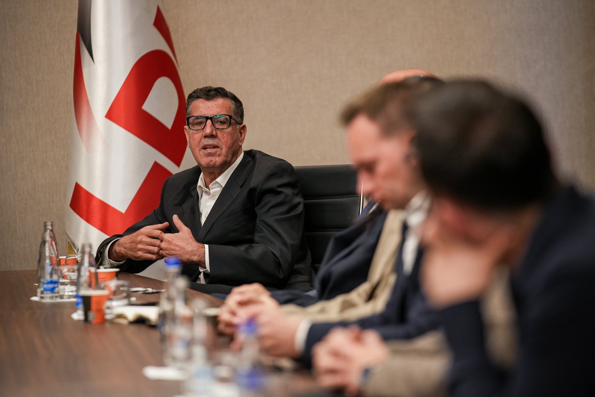 Bllokada në Kuvend, Lutfi Haziri me deklaratë "provokative": Emri i ...