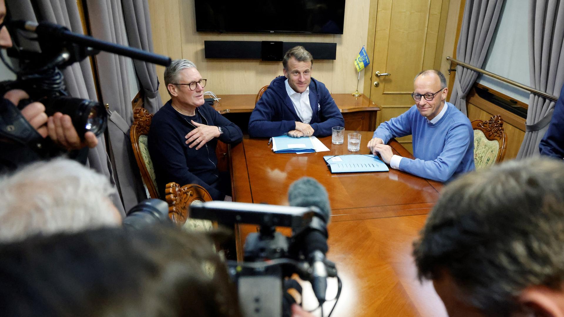 Merz, Macron dhe Starmer i Britanisë së Madhe flasin në telefon për ...