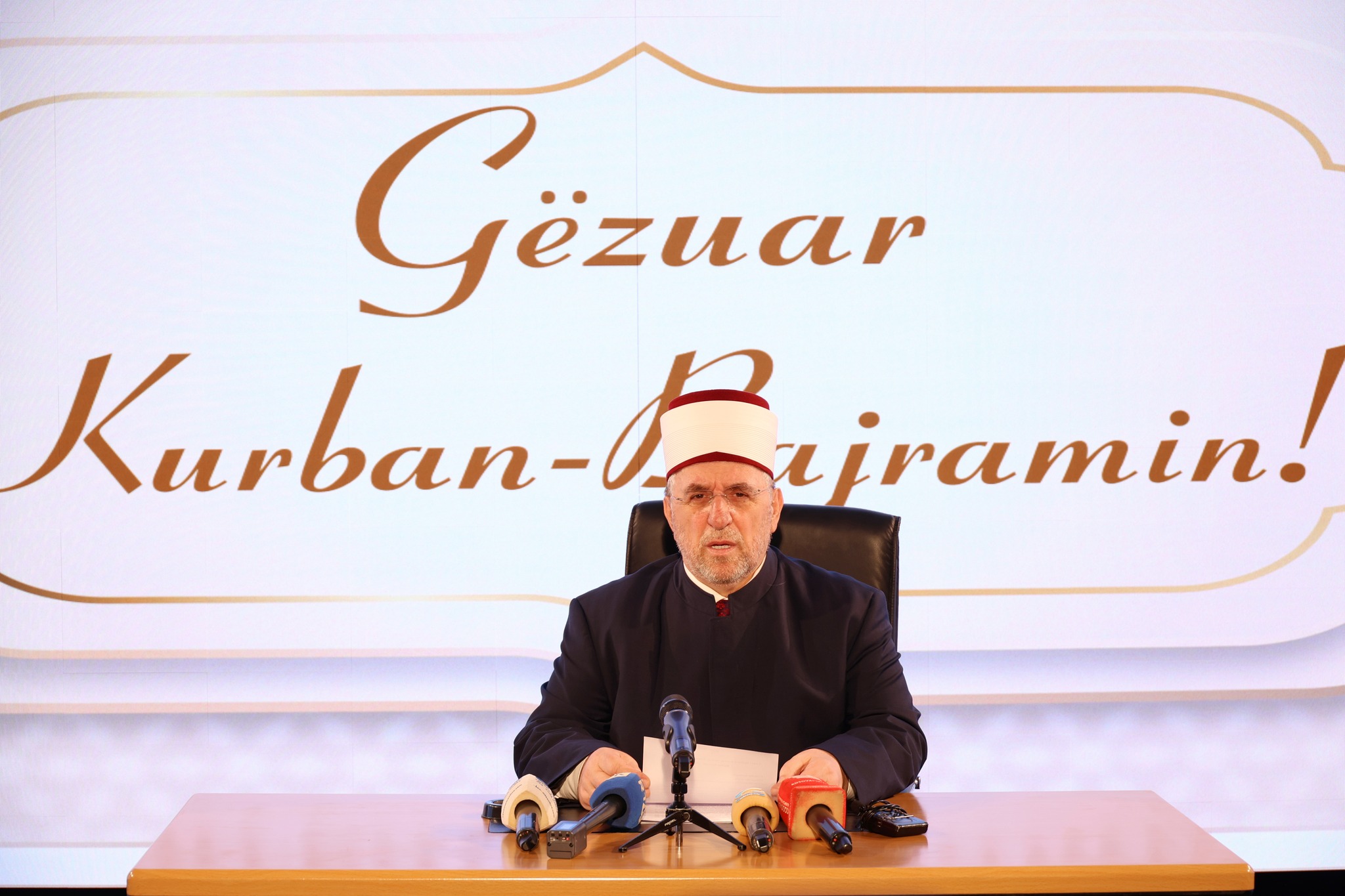 Tërnava vient avec les salutations traditionnelles à la veille de l'Aïd ...