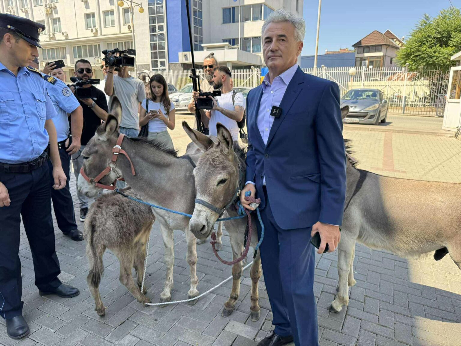 Koci had announced today's action yesterday in an interview for FRONTAL ...